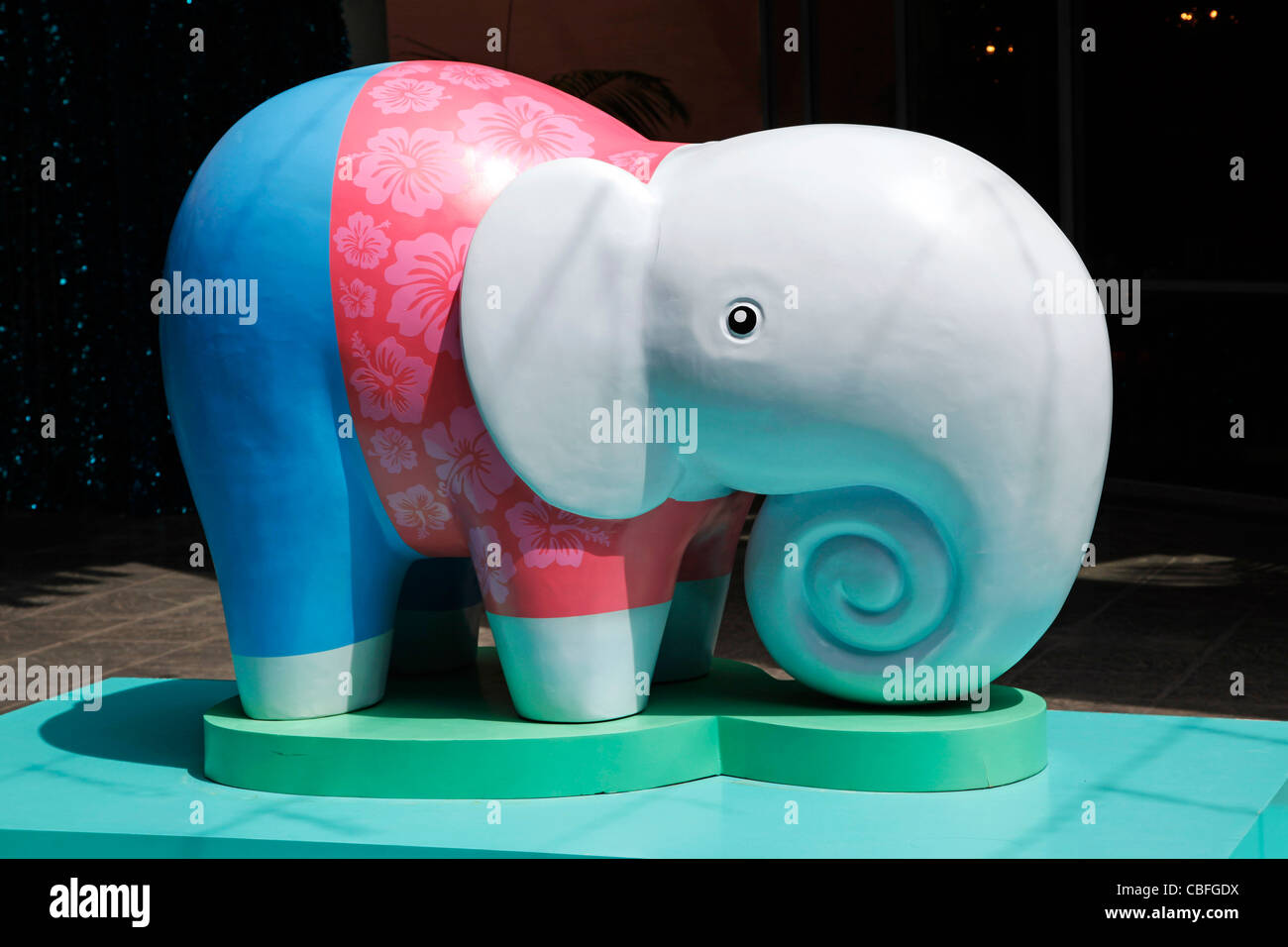 Elephant models hi-res stock photography and images - Alamy
