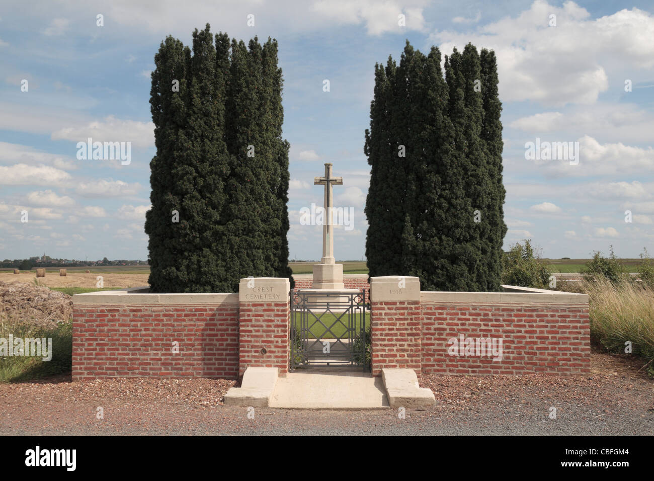The beautiful entrance & Cross of Sacrifice at the CWGC Crest Cemetery ...