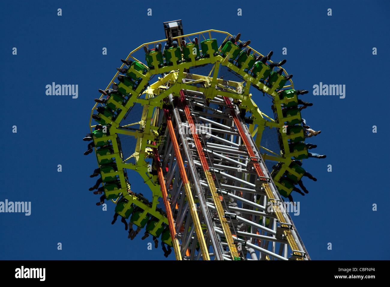 Vertical Drop Ride Stock Photos & Vertical Drop Ride Stock Images - Alamy