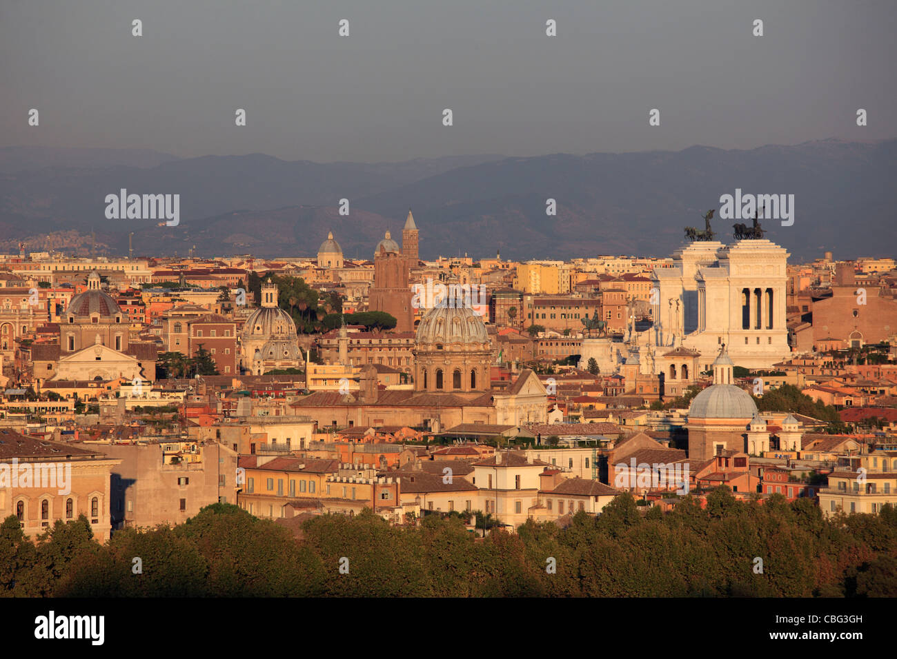Rome skyline hi-res stock photography and images - Alamy