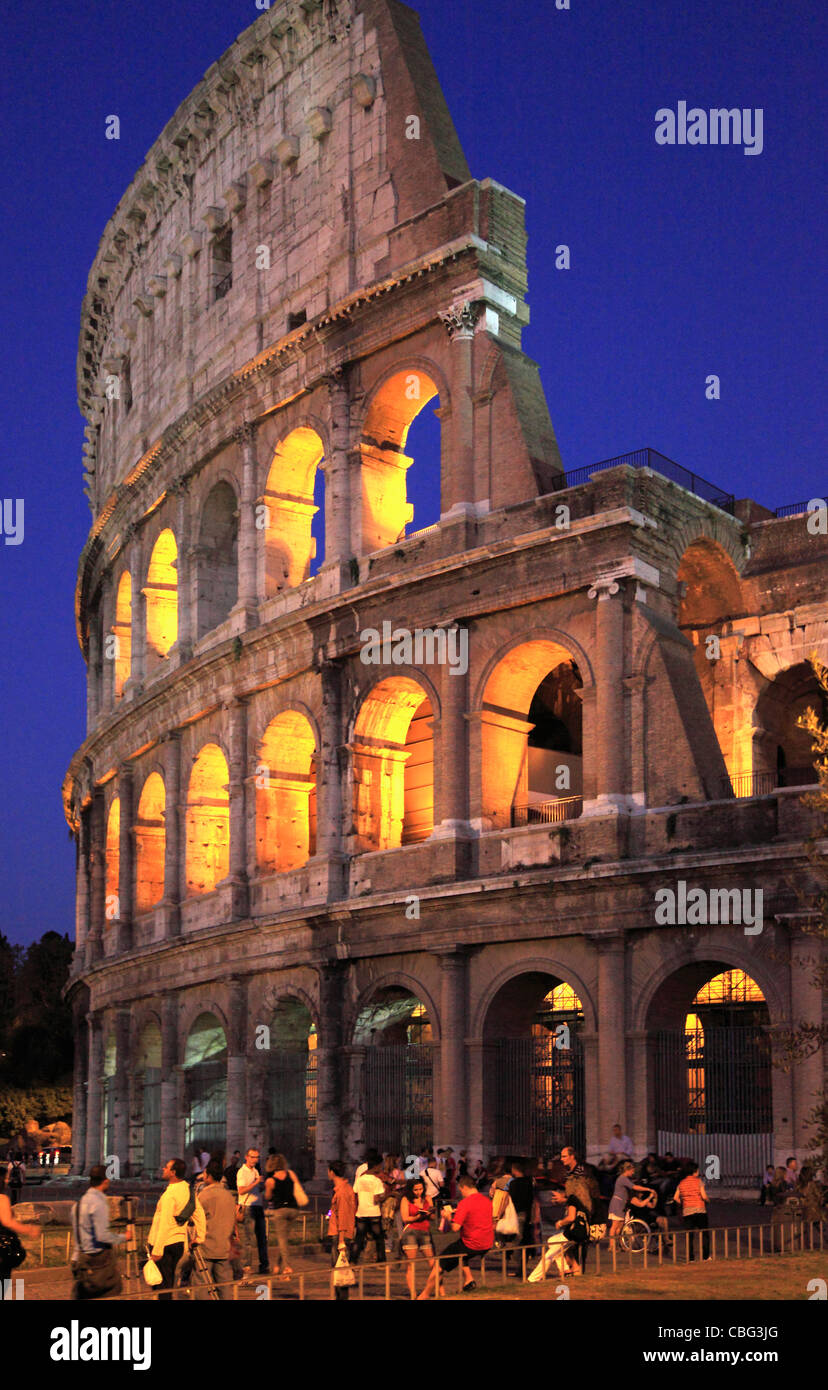 Colosseum vertical hi-res stock photography and images - Alamy