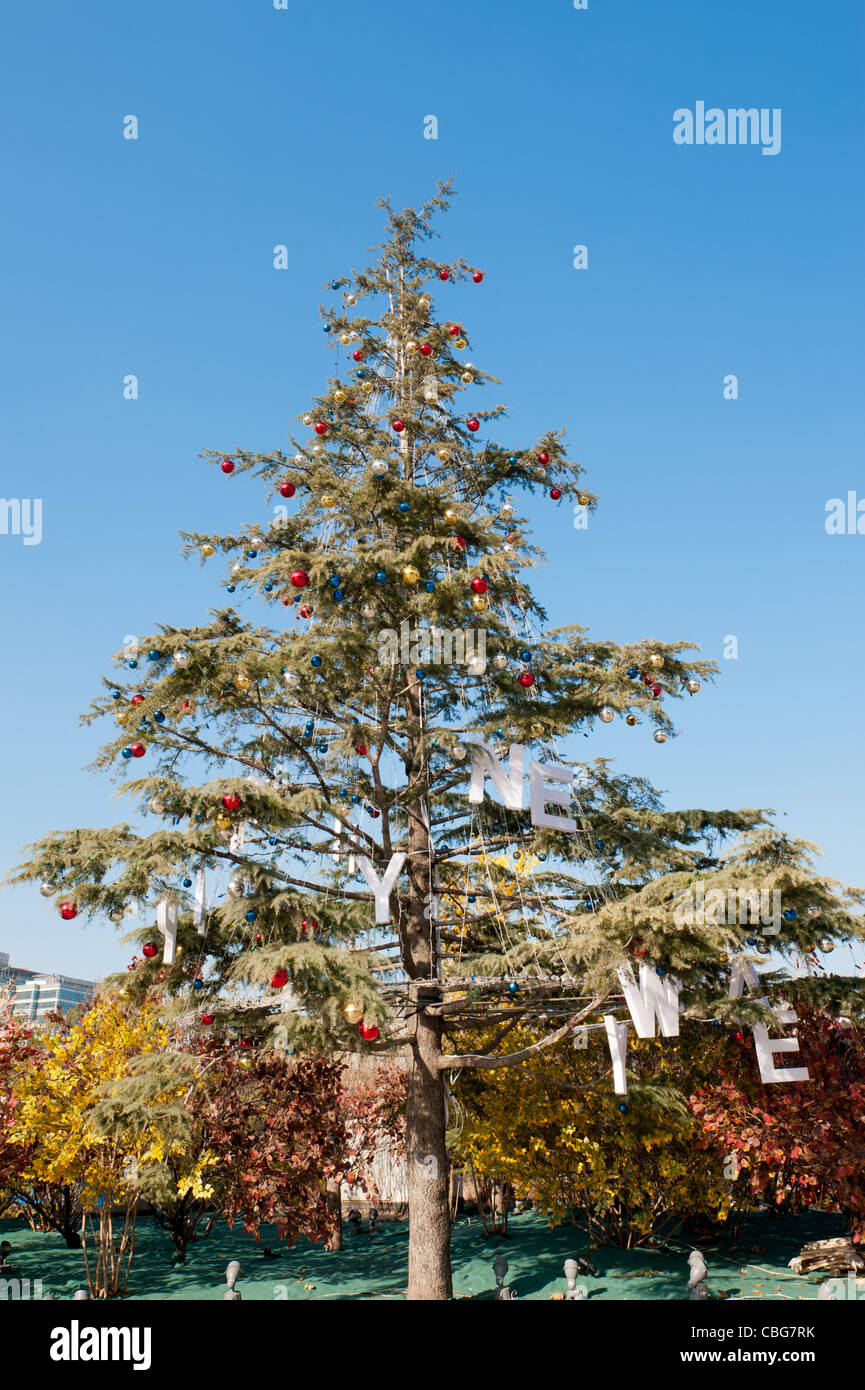 China beijing christmas tree hi-res stock photography and images - Alamy