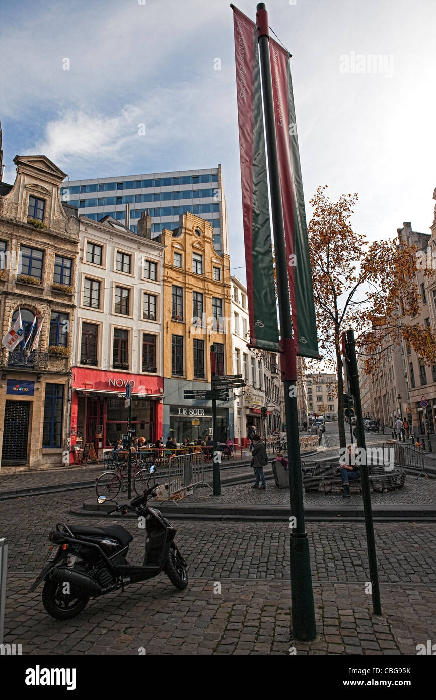 Juxtaposed buildings hi-res stock photography and images - Alamy