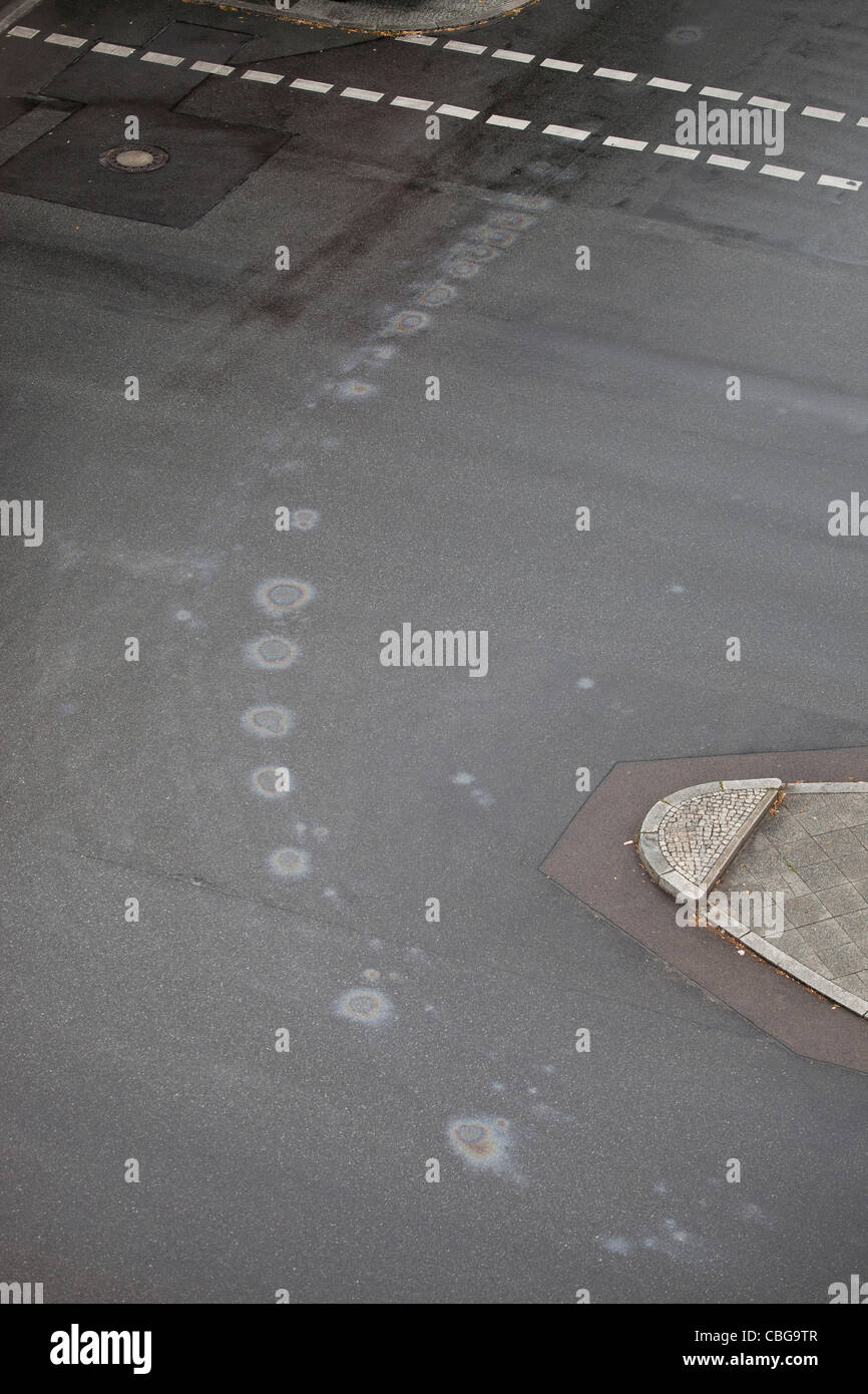 Oil spill pattern hi-res stock photography and images - Alamy