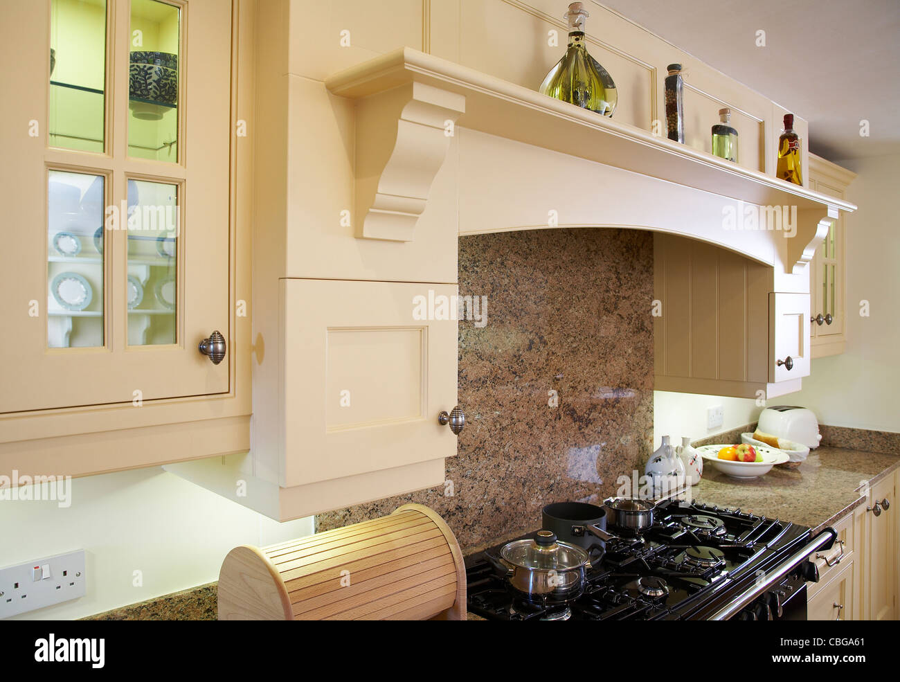 Modern mantle hi-res stock photography and images - Alamy