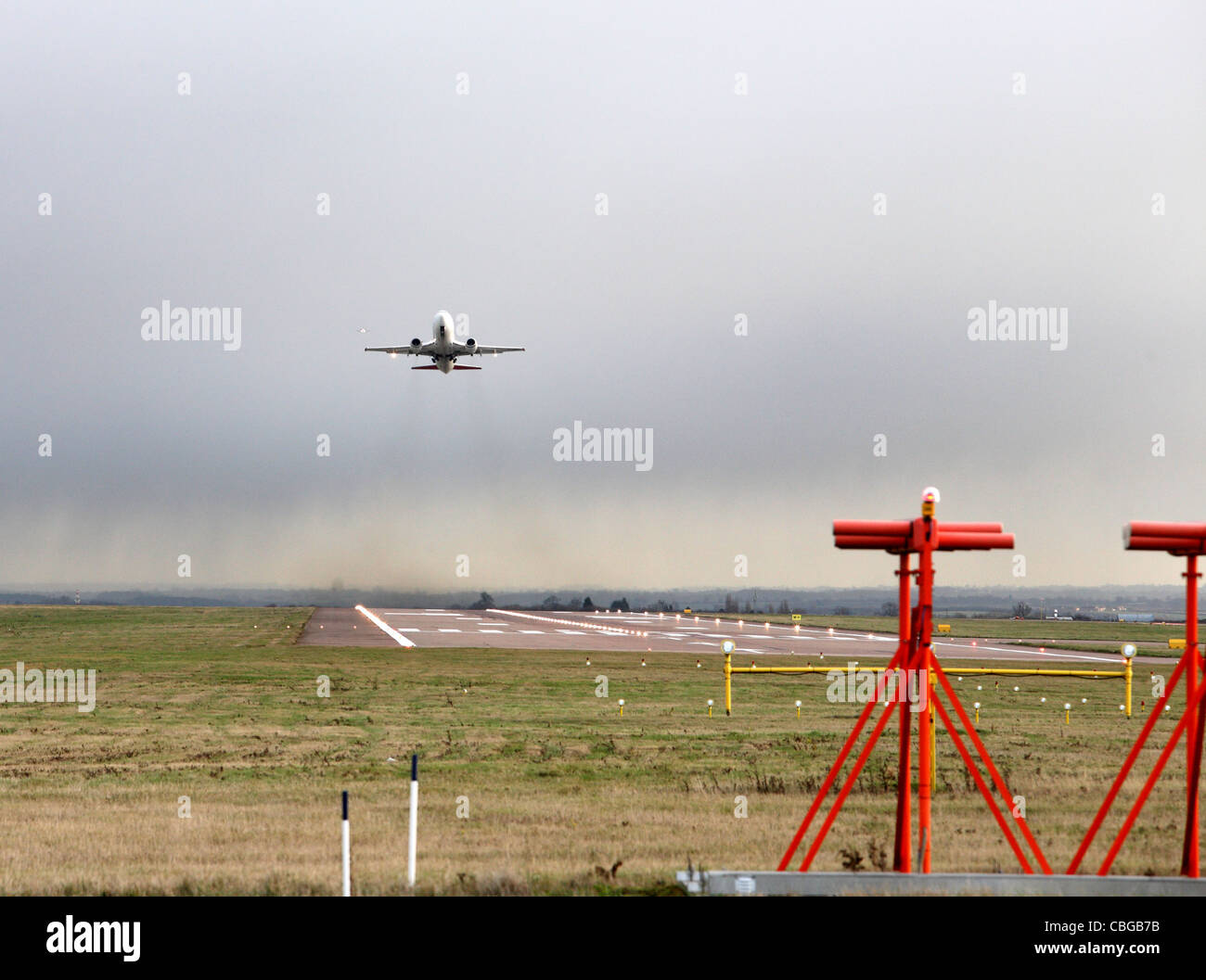 Twin engined commercial aircraft hi-res stock photography and images ...