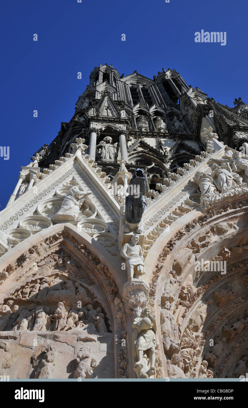 Reims Cathedral Sculpture High Resolution Stock Photography and Images ...