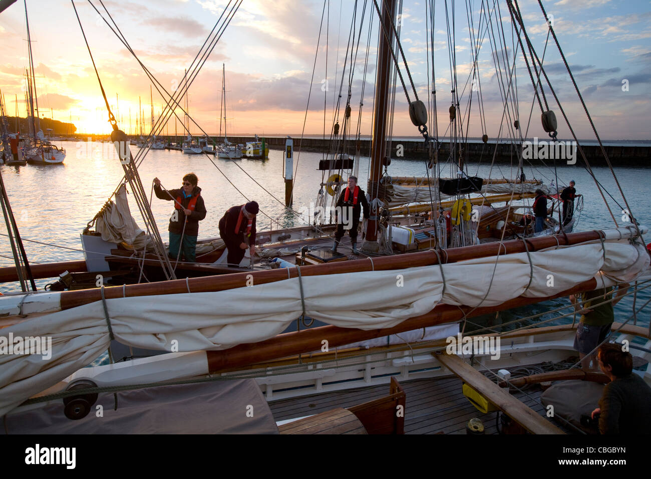 Old Gaffer, Classic Boat, Sunset, Yachts, Boats, Harbour, Yarmouth ...