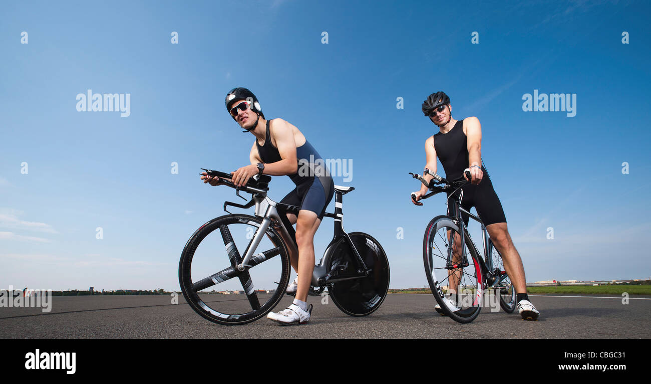 Racing bicycles hi-res stock photography and images - Alamy
