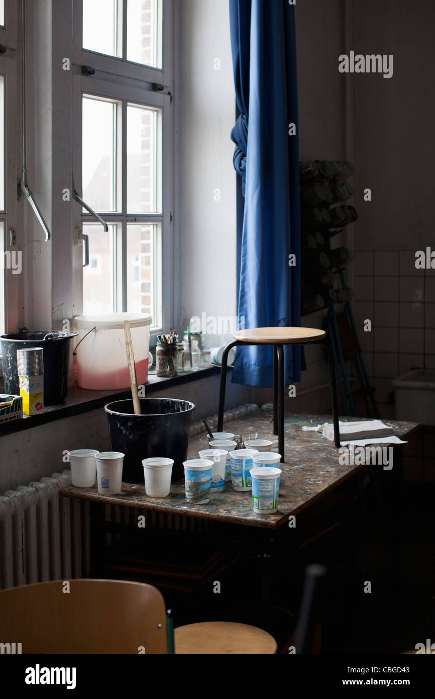 Art and crafts room in school Stock Photo - Alamy