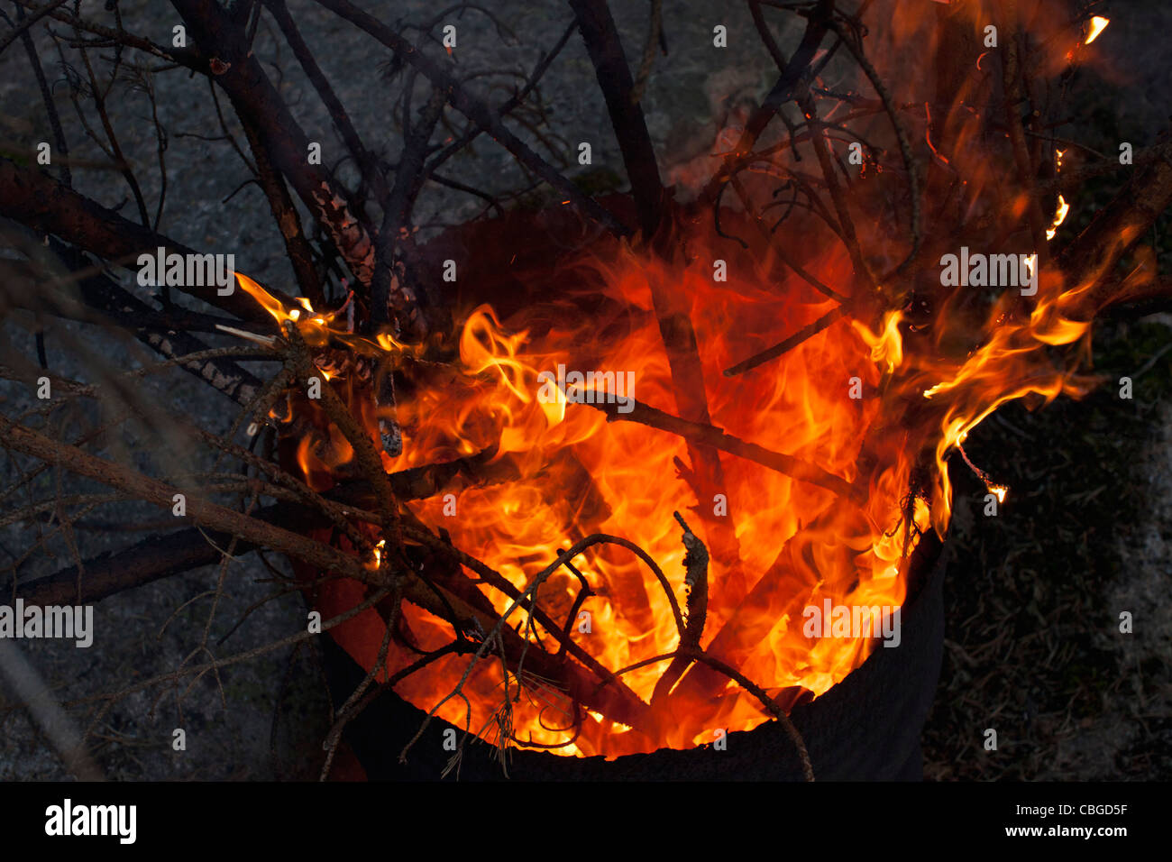 Fire and drum hi-res stock photography and images - Alamy