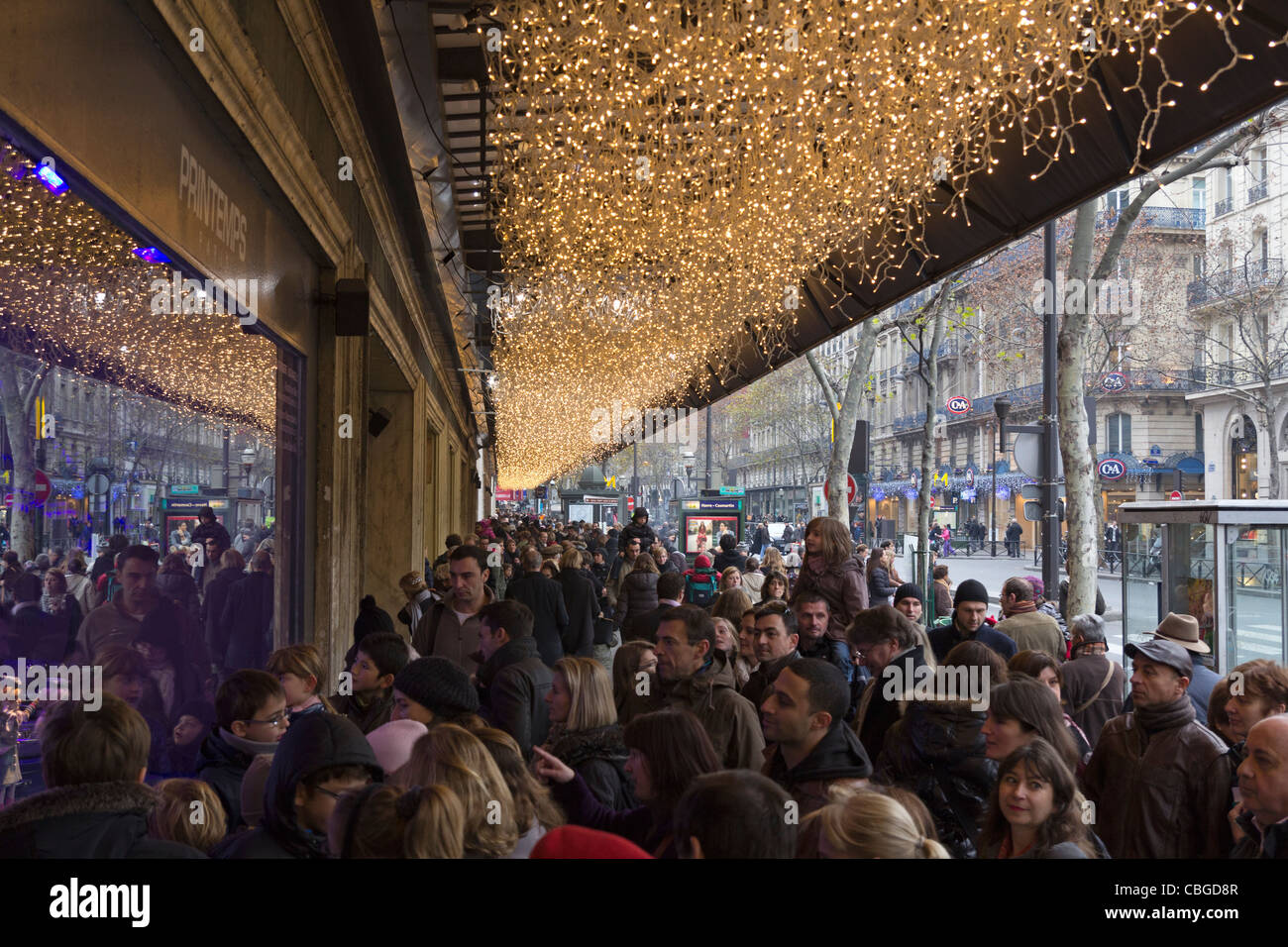 Paris printemps haussmann hi-res stock photography and images - Alamy