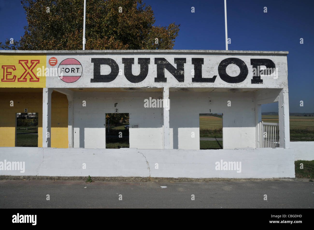Reims Gueux historic motor circuit in France The old pits and ...