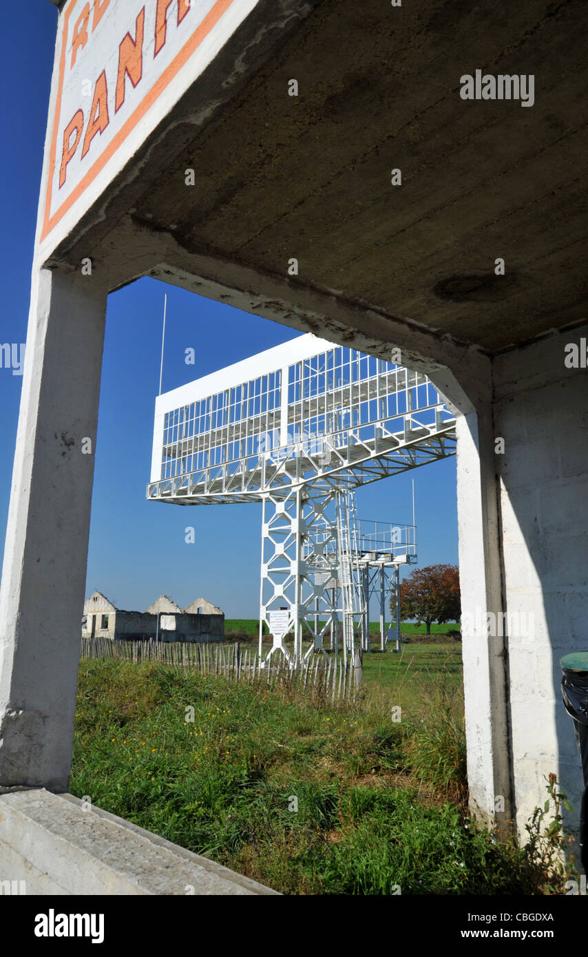 Reims Gueux historic motor circuit in France The old pits and ...