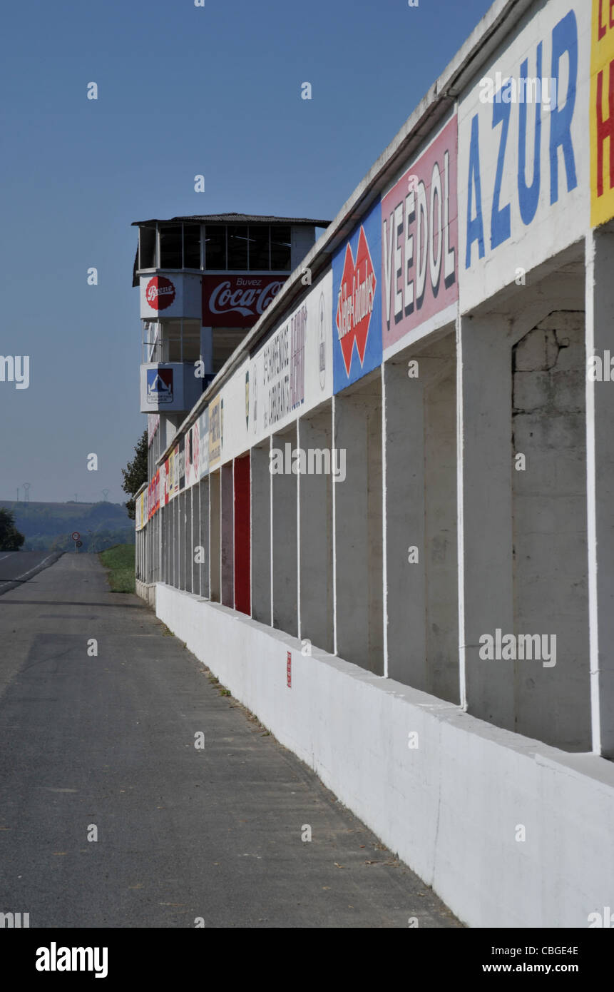 Reims Gueux historic motor circuit in France The old pits and ...