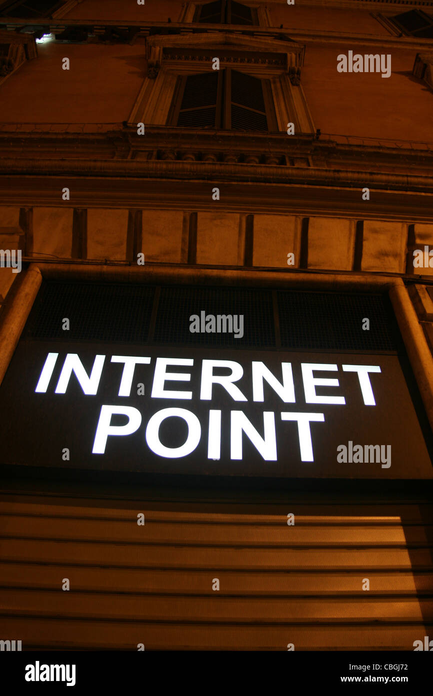 Internet point italy hi-res stock photography and images - Alamy