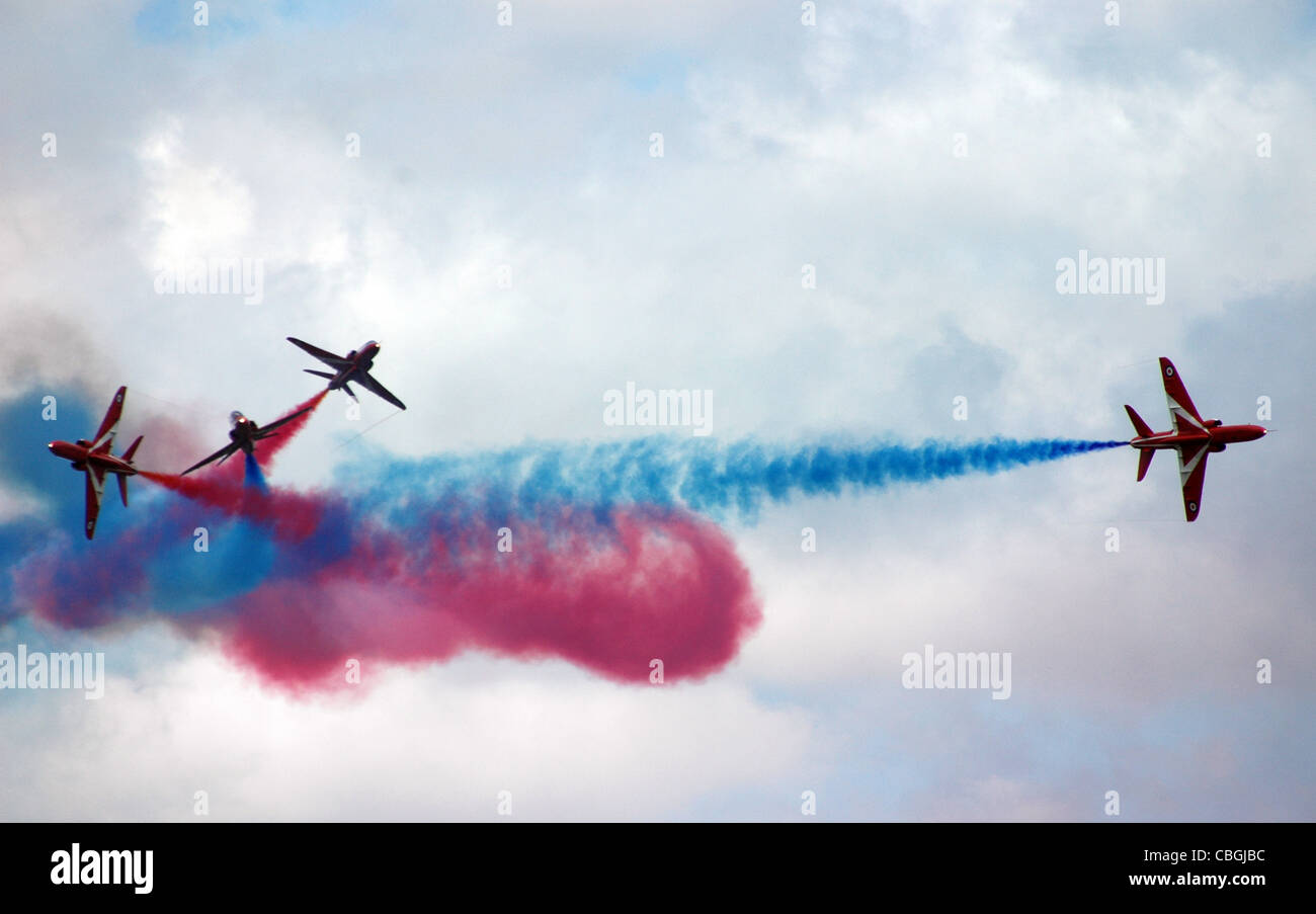 RAF RED ARROWS IN DISPLAY ACTION Stock Photo - Alamy