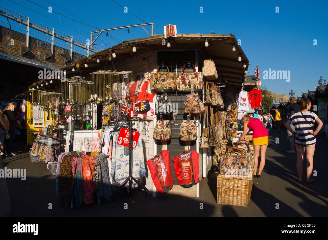 Camden market stalls hi-res stock photography and images - Alamy