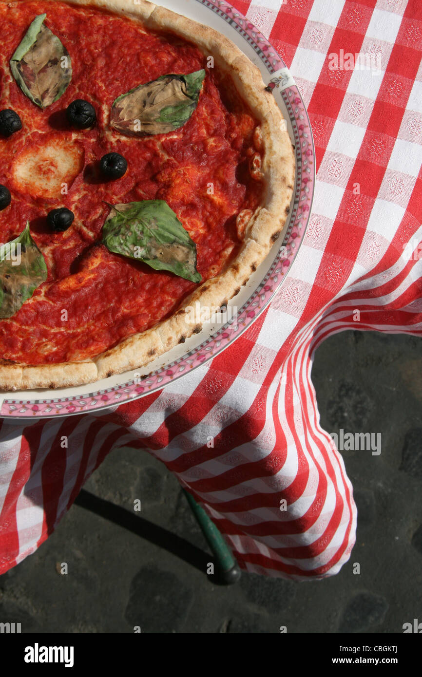 display pizza on table outside restaurant in rome italy Stock Photo - Alamy