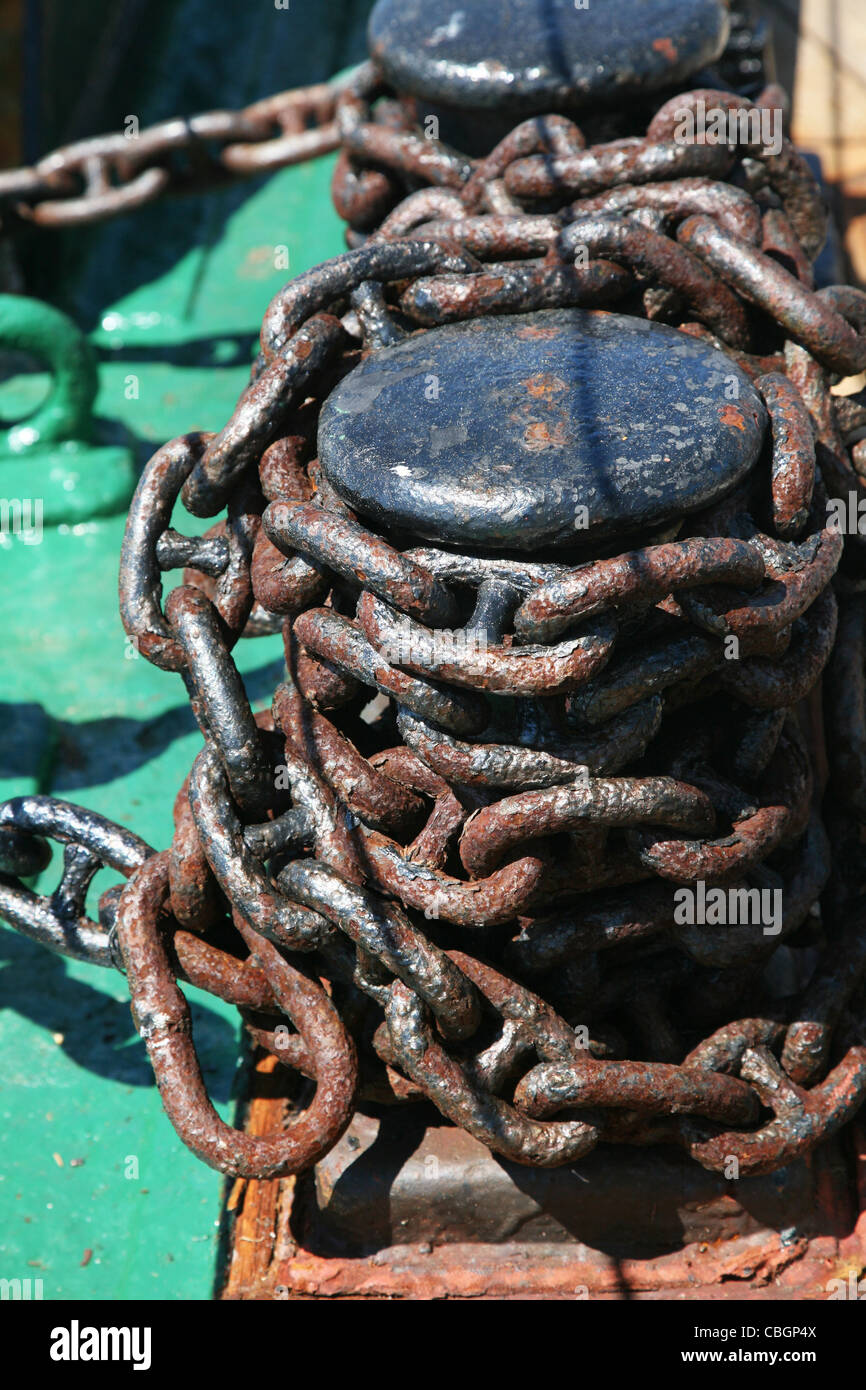 vessel equipment. Rigging. Anchor chain Stock Photo - Alamy