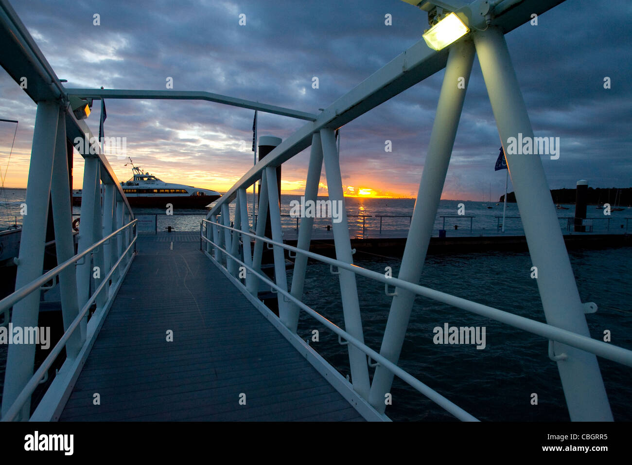 Pontoon, Red Jet, Red Funnel, Ferry, Sunrise, Harbour, Cowes, Isle of ...