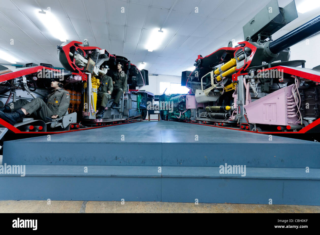 German leopard tank hi-res stock photography and images - Alamy