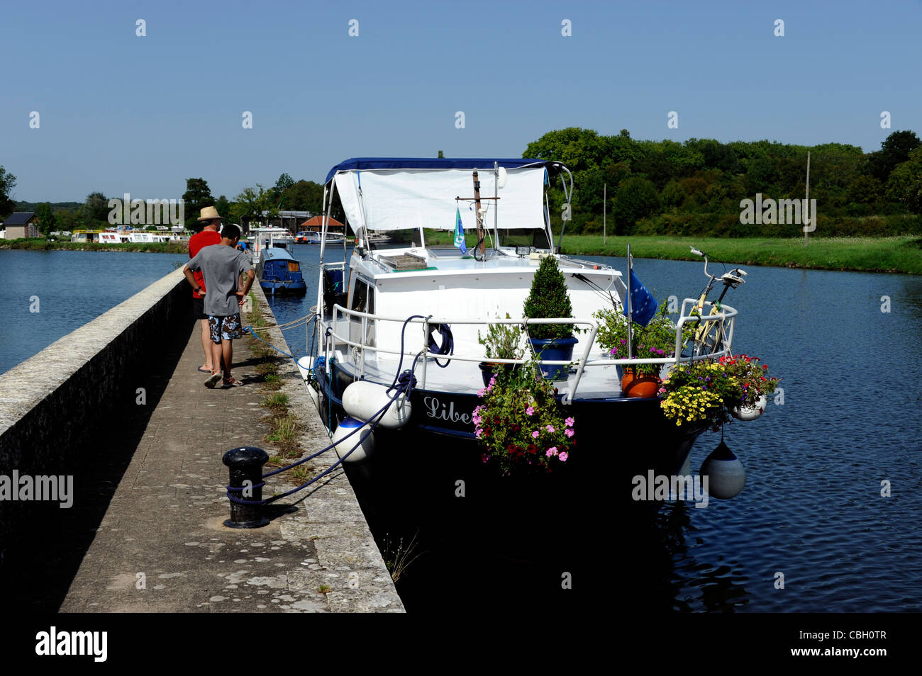 Etang de Baye pond and Nivernais canal,Morvan national park,Nievre ...