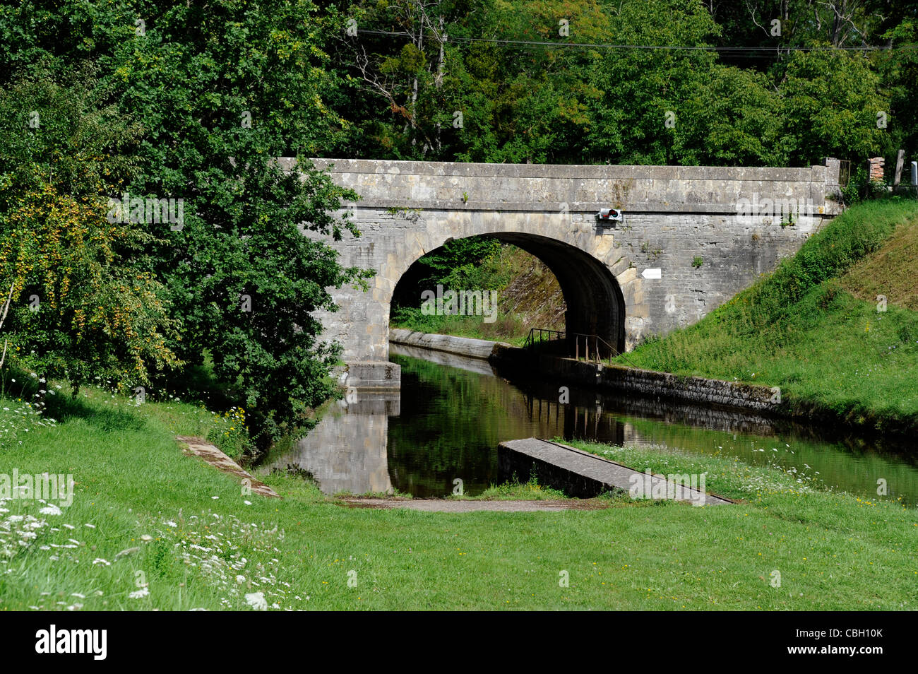 Nivernais canal,near Baye,Morvan national park,Nievre,Burgundy,France ...