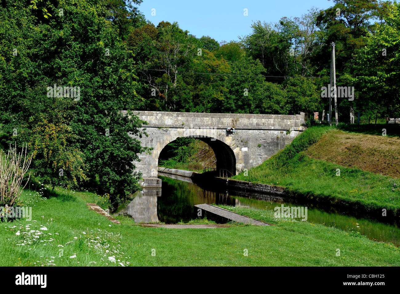 Nivernais canal,near Baye,Morvan national park,Nievre,Burgundy,France ...