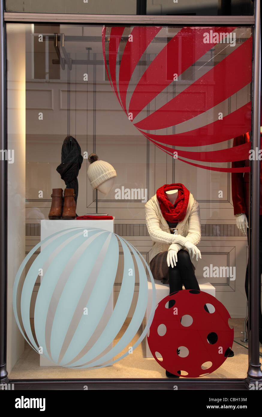 Christmas shop window display, Bath, England Stock Photo - Alamy Christmas shop window display, Bath, England Stock Photo - Alamy