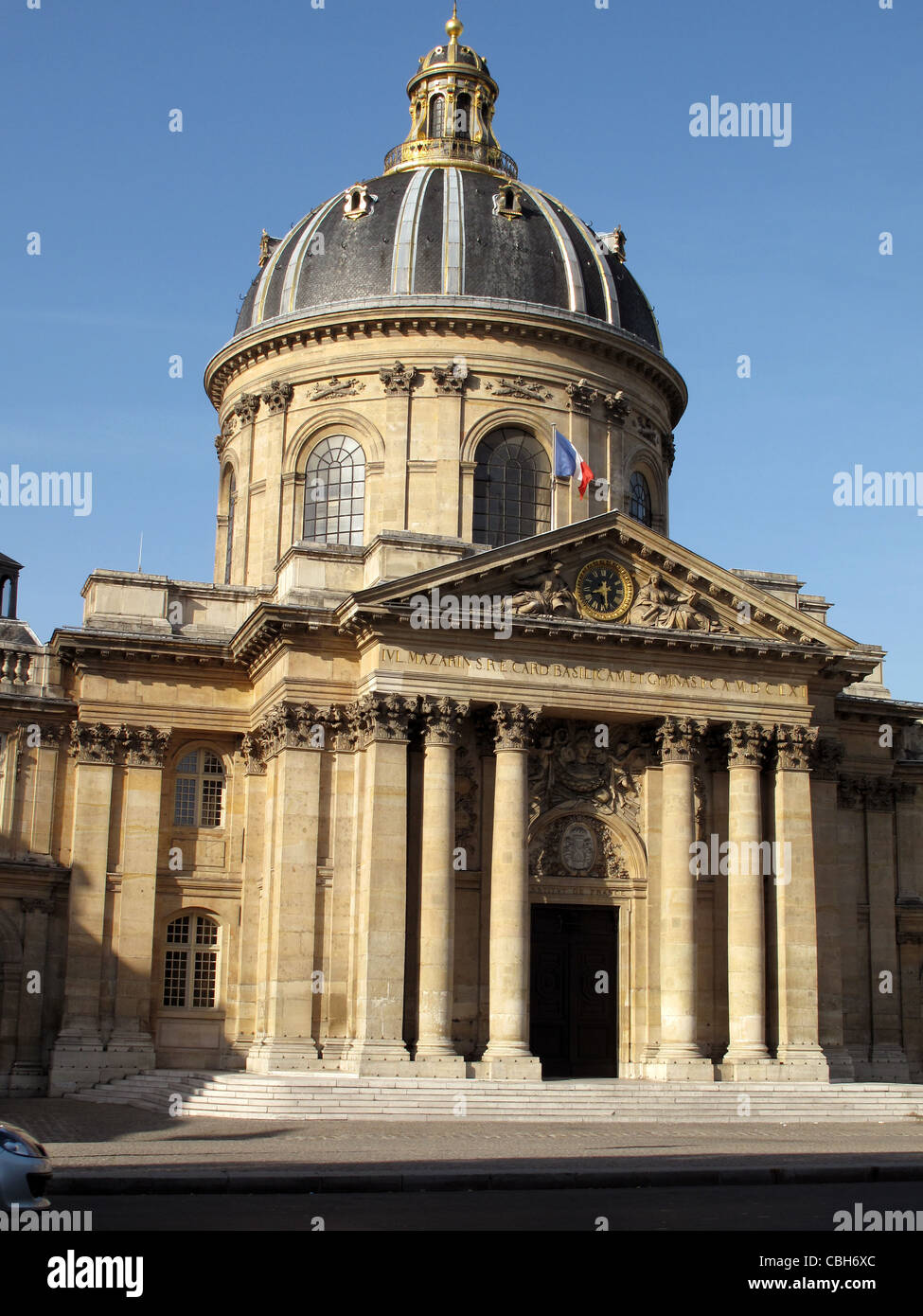 French institute dome hi-res stock photography and images - Alamy