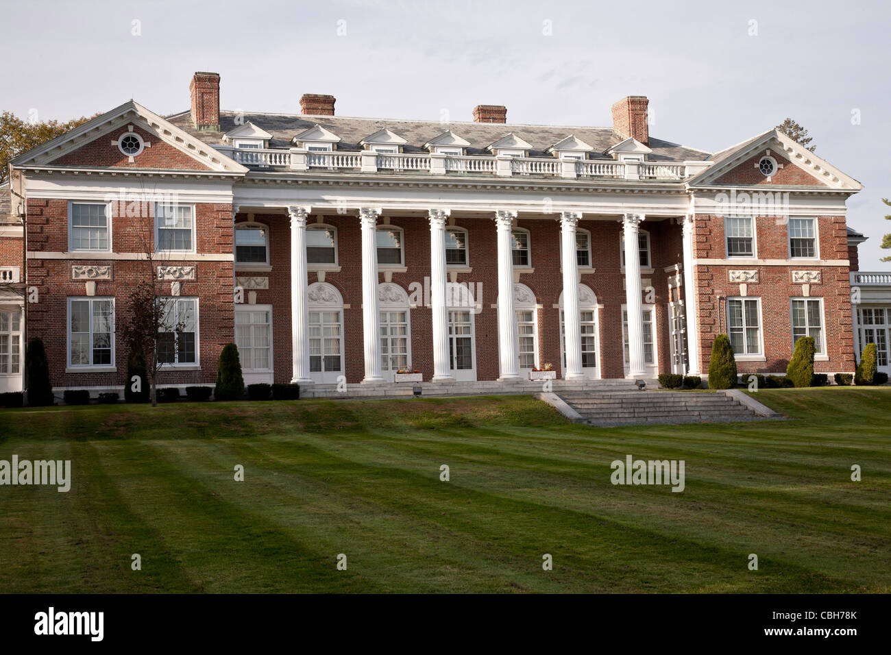 Donahue hall stonehill college campus hi-res stock photography and ...