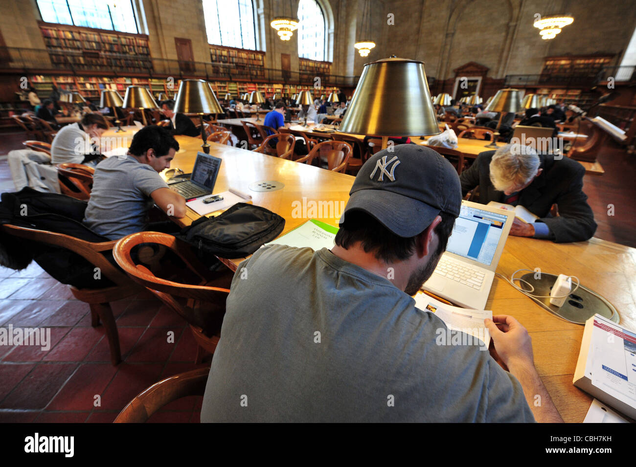 Students Reading Books Library High Resolution Stock Photography and ...