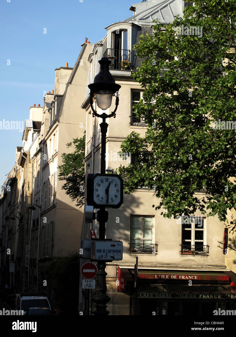 Old town paris hi-res stock photography and images - Alamy
