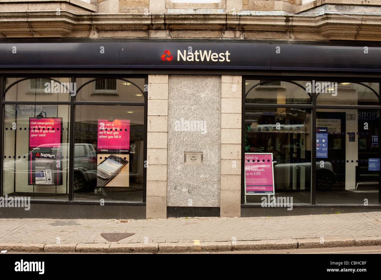 Bank institution hi-res stock photography and images - Alamy