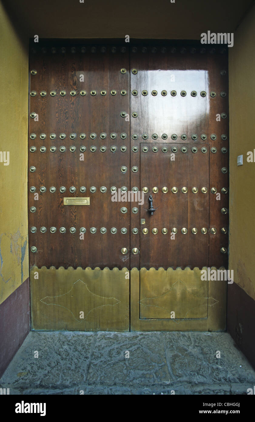Wooden door, Santa Cruz district, Seville, Spain Stock Photo - Alamy