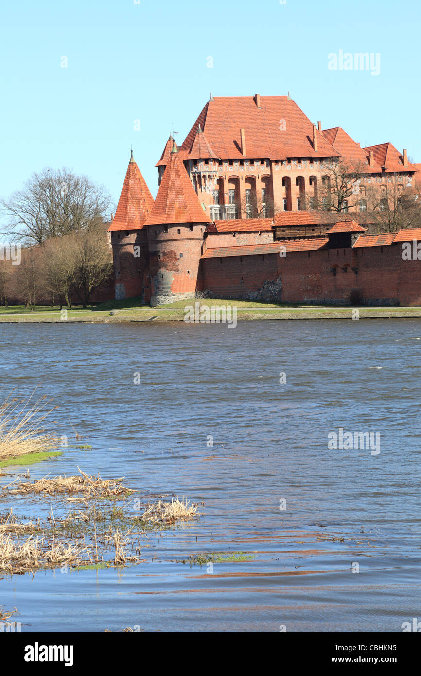 architecture brick building castle crenelate crusaders destination ...