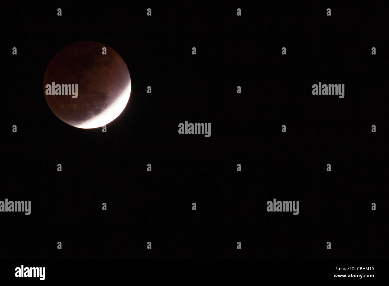 The total lunar eclipse of December 10, 2011, as seen from Mumbai ...