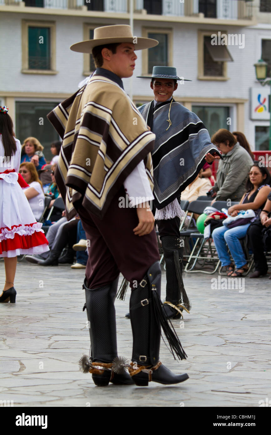 Traditional dance school hi-res stock photography and images - Alamy