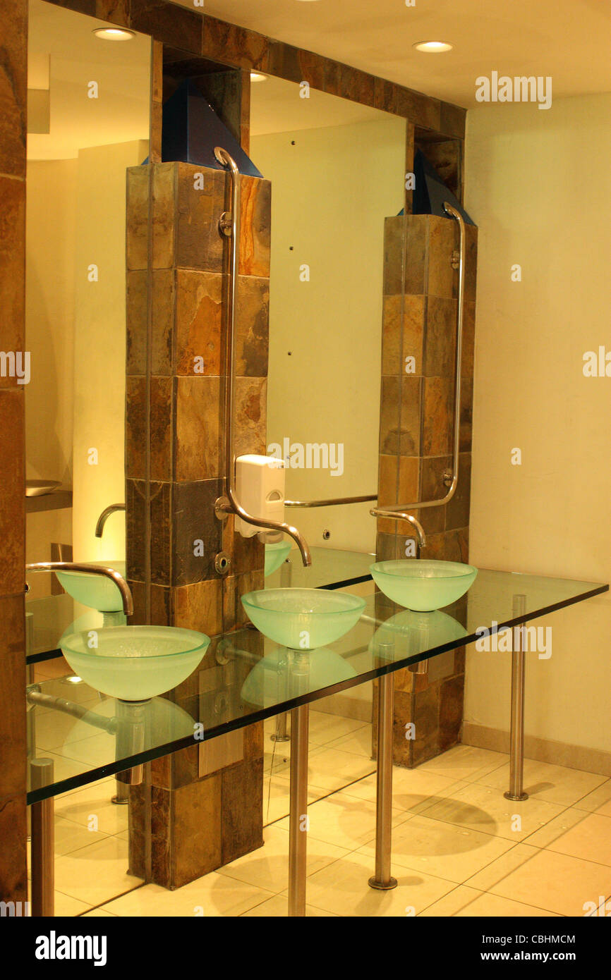 Mall washroom hi-res stock photography and images - Alamy