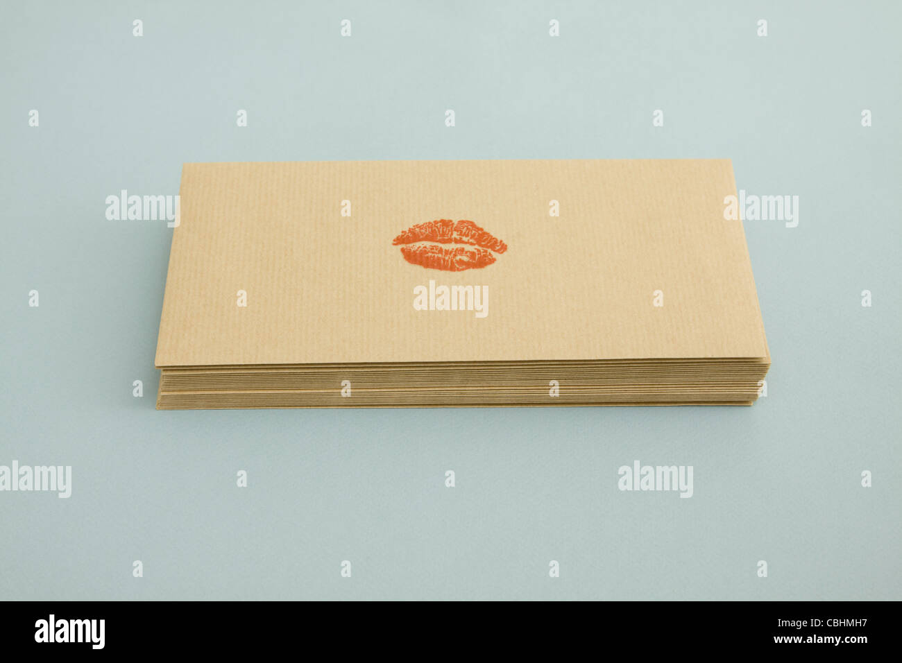 Stack of letters, envelopes hi-res stock photography and images - Alamy
