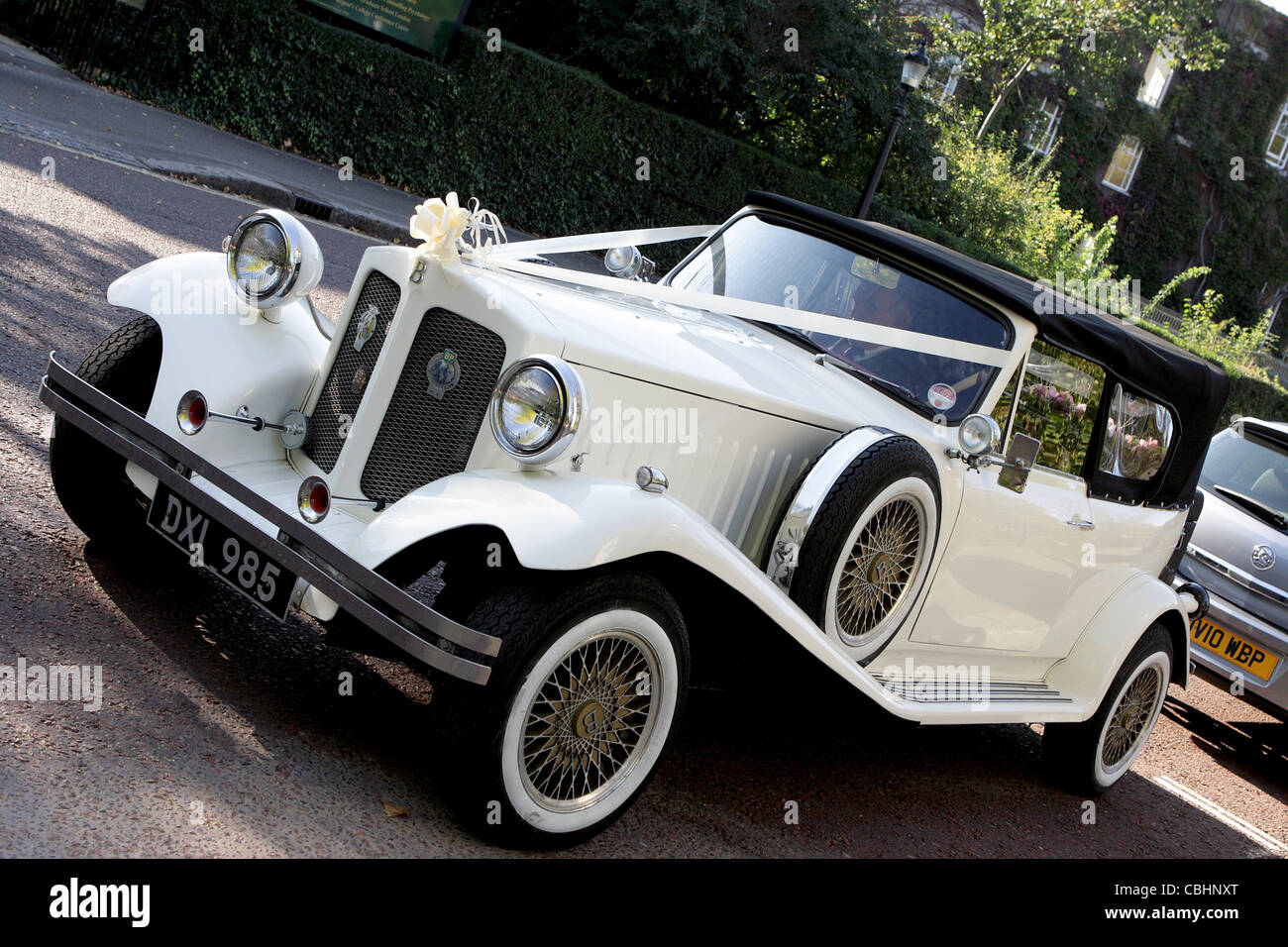Bugatti wedding car | Honestweddingadvice.com