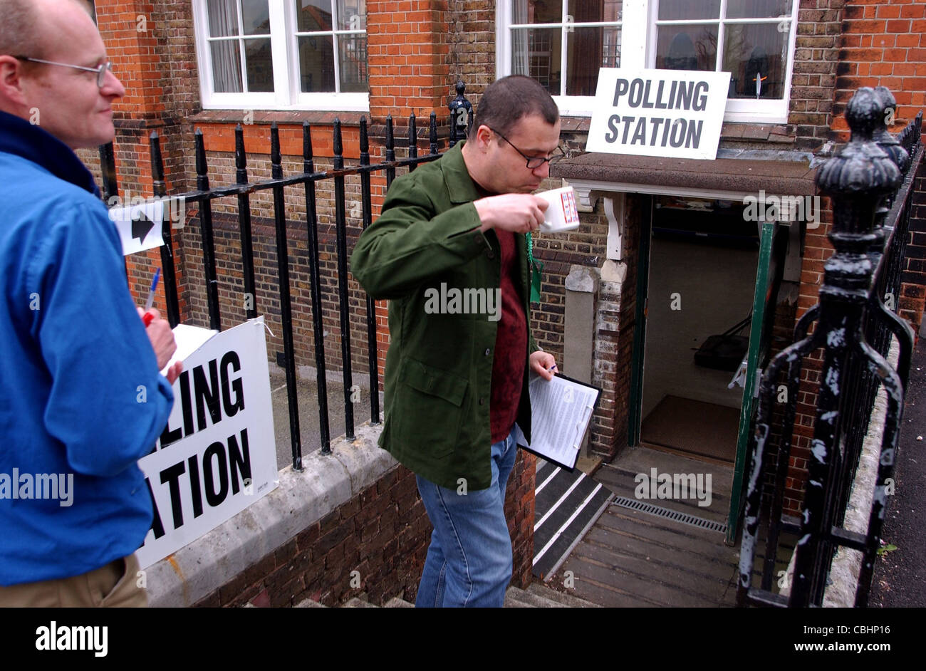Election poling station hi-res stock photography and images - Alamy