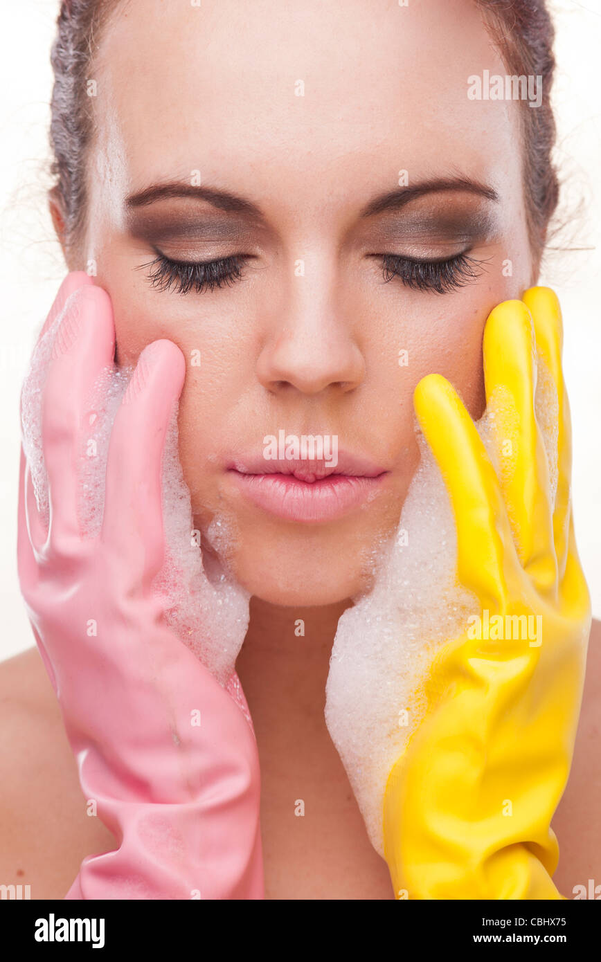 woman cleansing her skin Stock Photo - Alamy