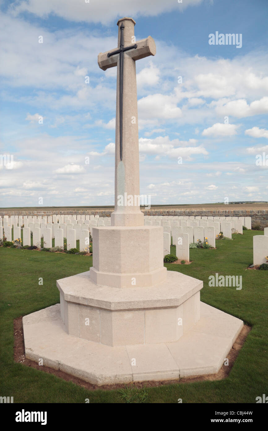 The Cross of Sacrifice and headstones in the CWGC Ontario Canadian ...