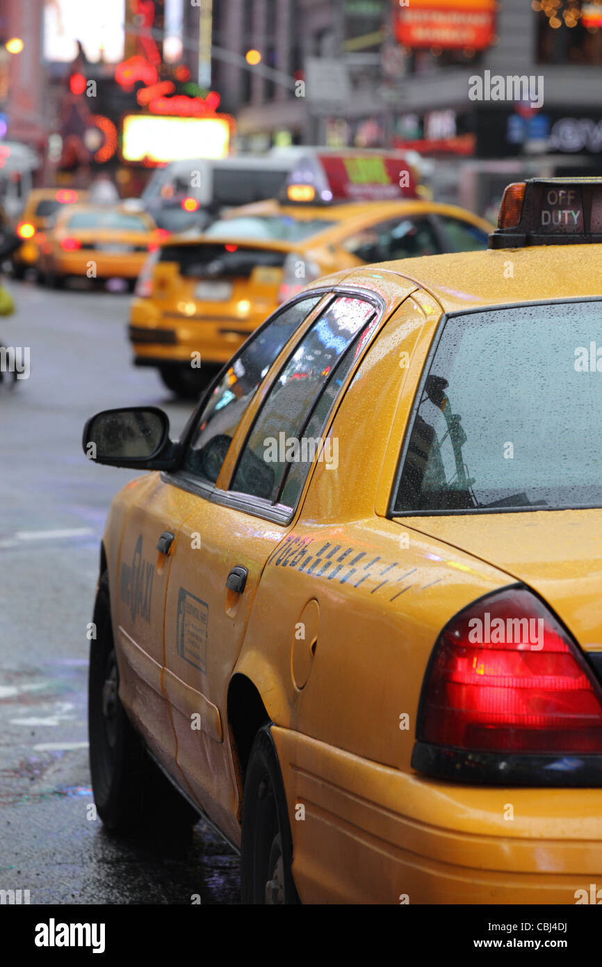 Means of transport on broadway hi-res stock photography and images - Alamy