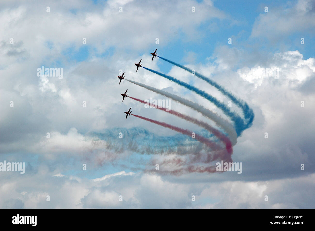RAF RED ARROWS IN DISPLAY ACTION Stock Photo - Alamy