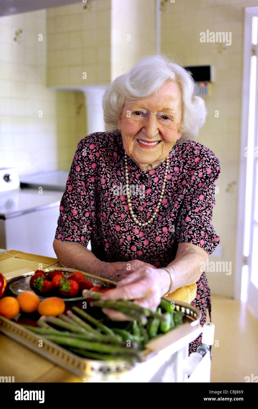 Marguerite patten uk hi-res stock photography and images - Alamy