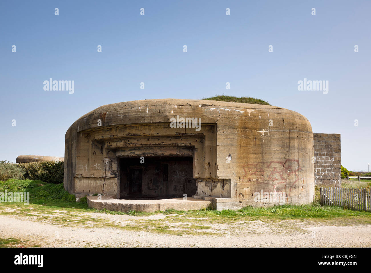 World war 2 gun emplacement hi-res stock photography and images - Alamy