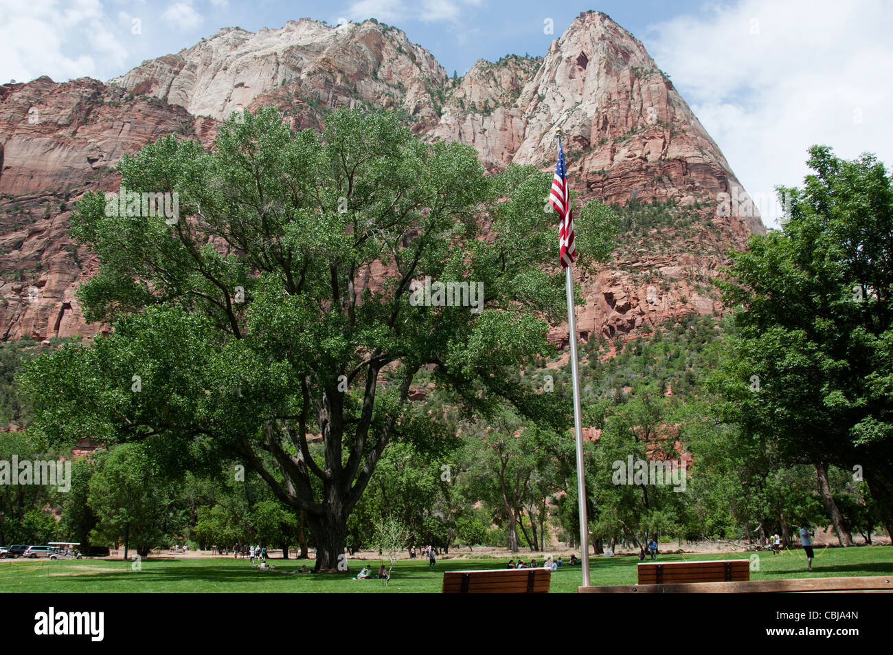 Zion national park visitor centre hi-res stock photography and images ...